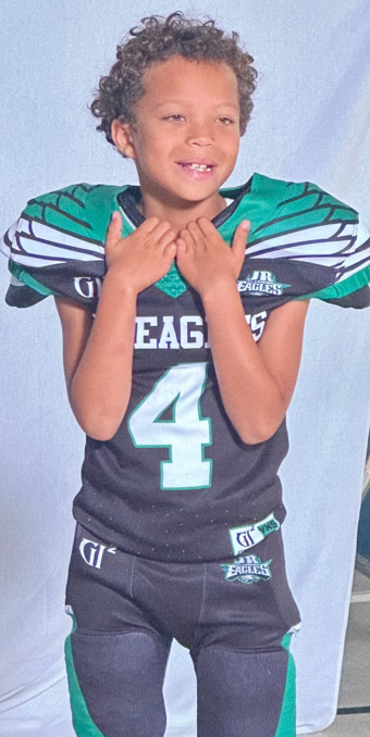 Sacramento PD goes after 8-year-old and his mom with guns drawn ...